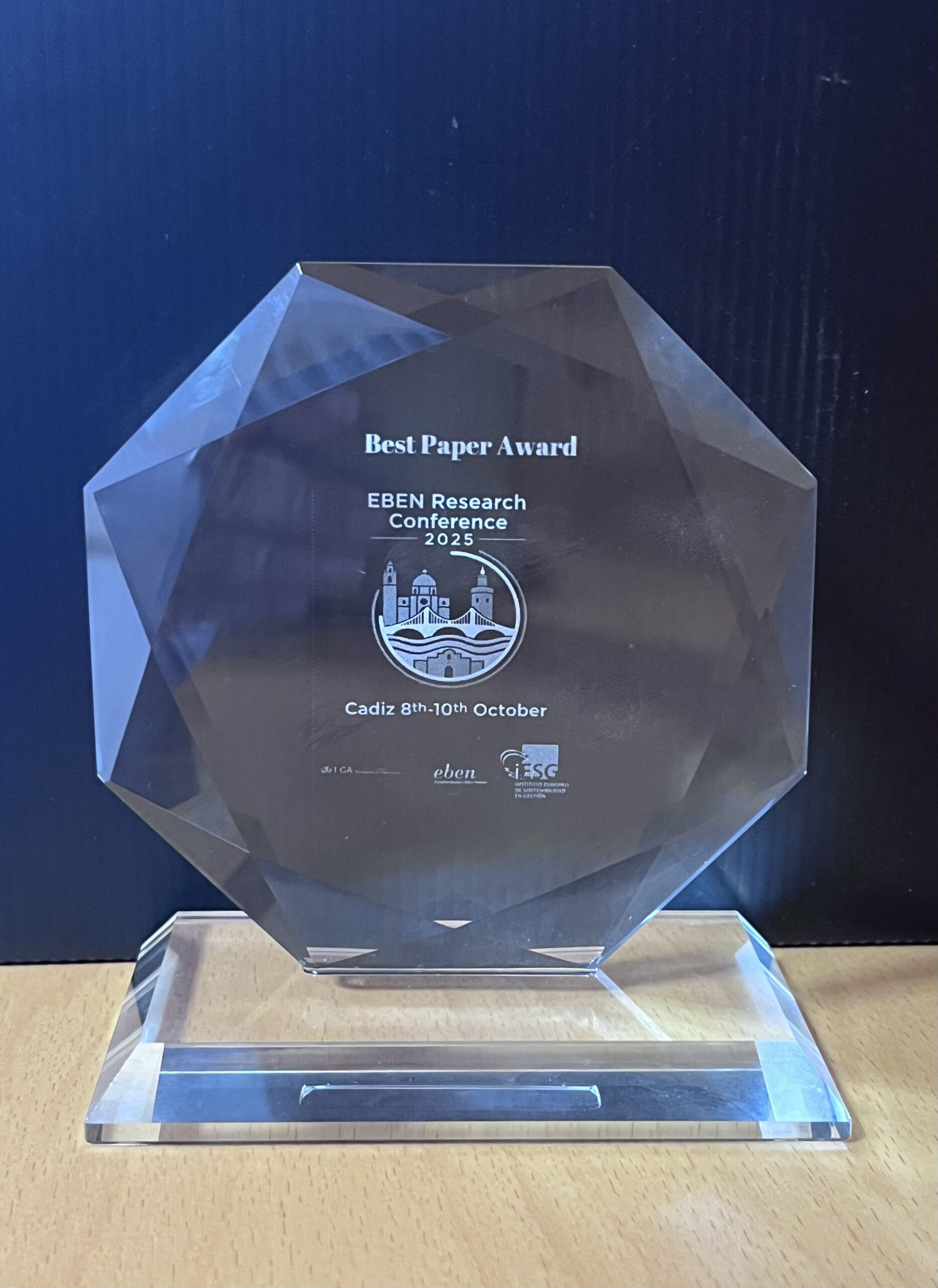Investigadores de la FEET ganan el Best Paper Award en la EBEN Research ...